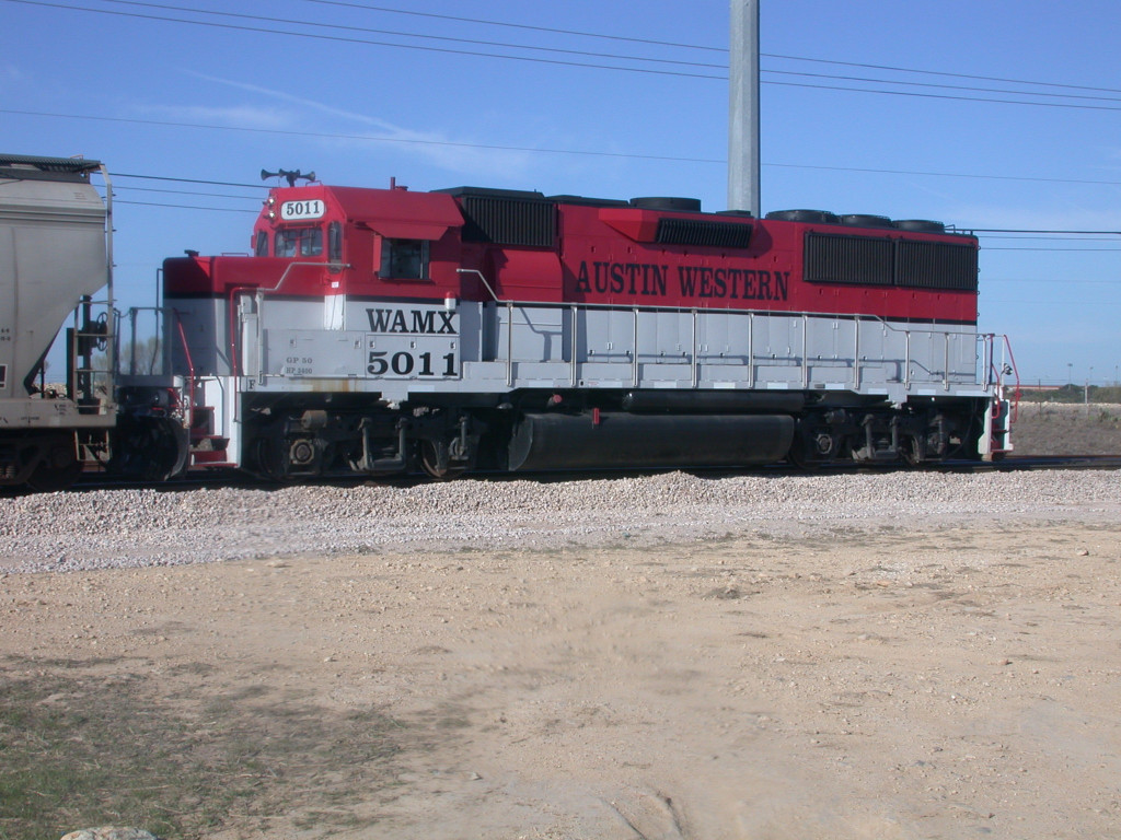 WAMX 5011 3Mar2009 Working in CapMetro's McNeil Yard 2
